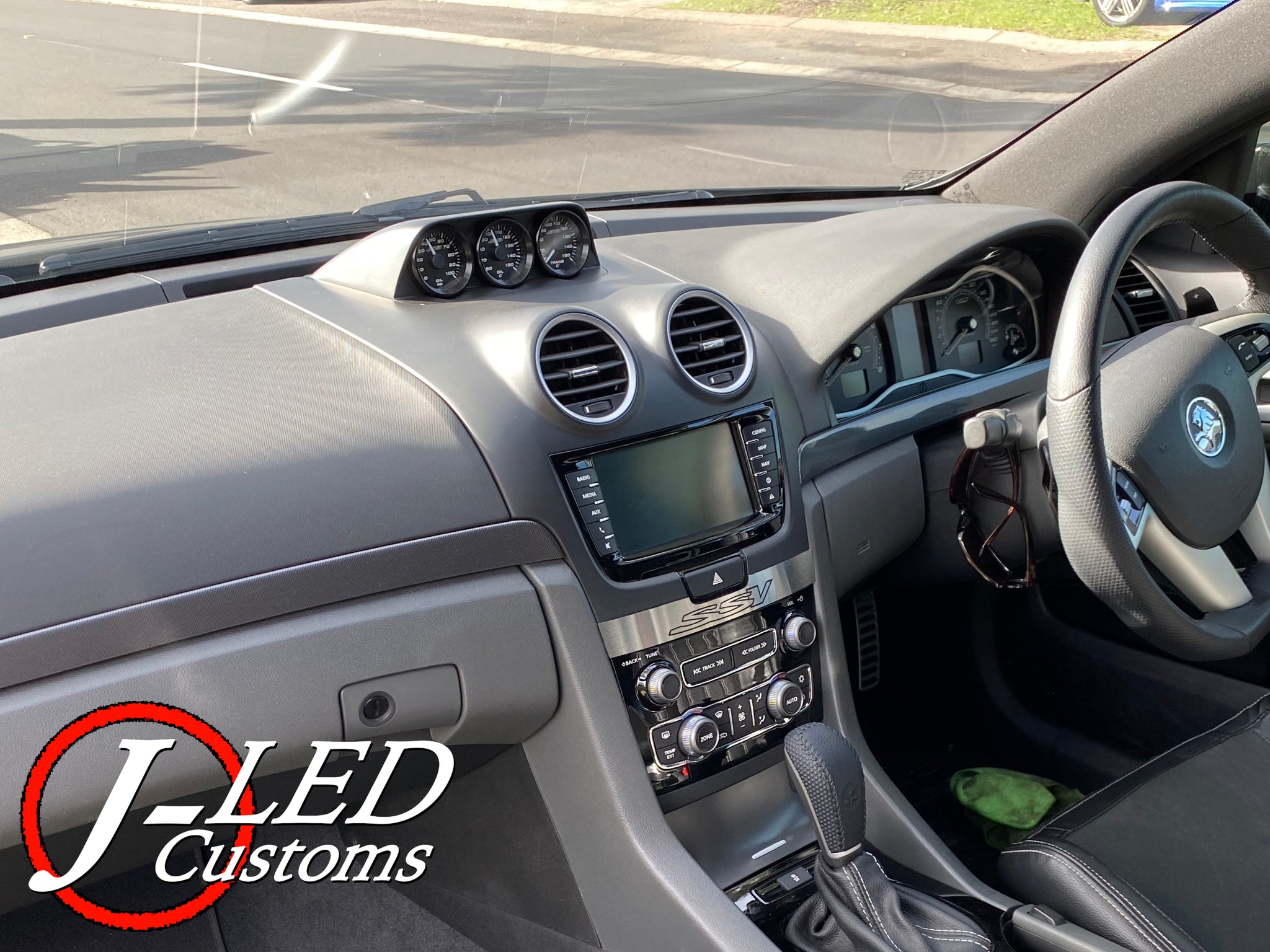 GAUGE POD AND CUSTOM GAUGES for VE COMMODORE – J-Led Customs